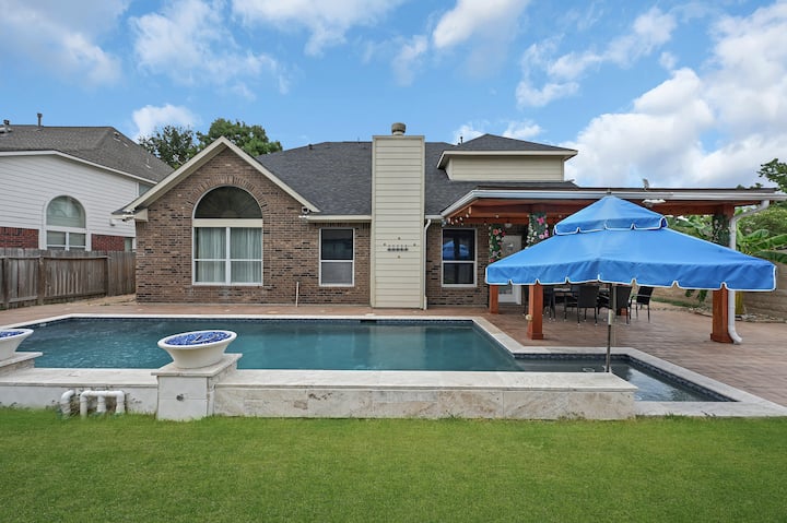 Exquisite Haven W/ Pool & Surround Sound - Spring, TX
