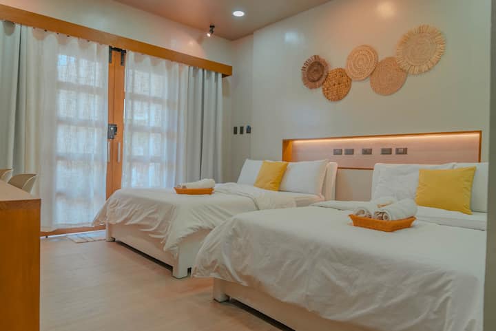 Gt Seaside Inn (Superior Family Room) - Oslob