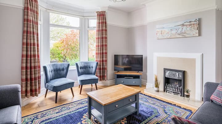 Spacious Family Home Close To Attractions - Porthcawl