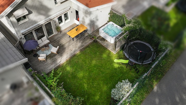 Villa Nära Hav Och Natur Med Jacuzzi - Saltsjöbaden