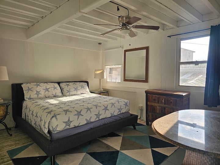 The Landmark Suite 3br/1.5ba - Walk To Main Street - Saint Thomas