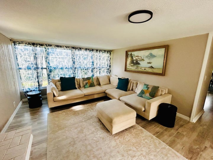 Spacious Coastal Gem – 12 Min To Beach - Clearwater, FL