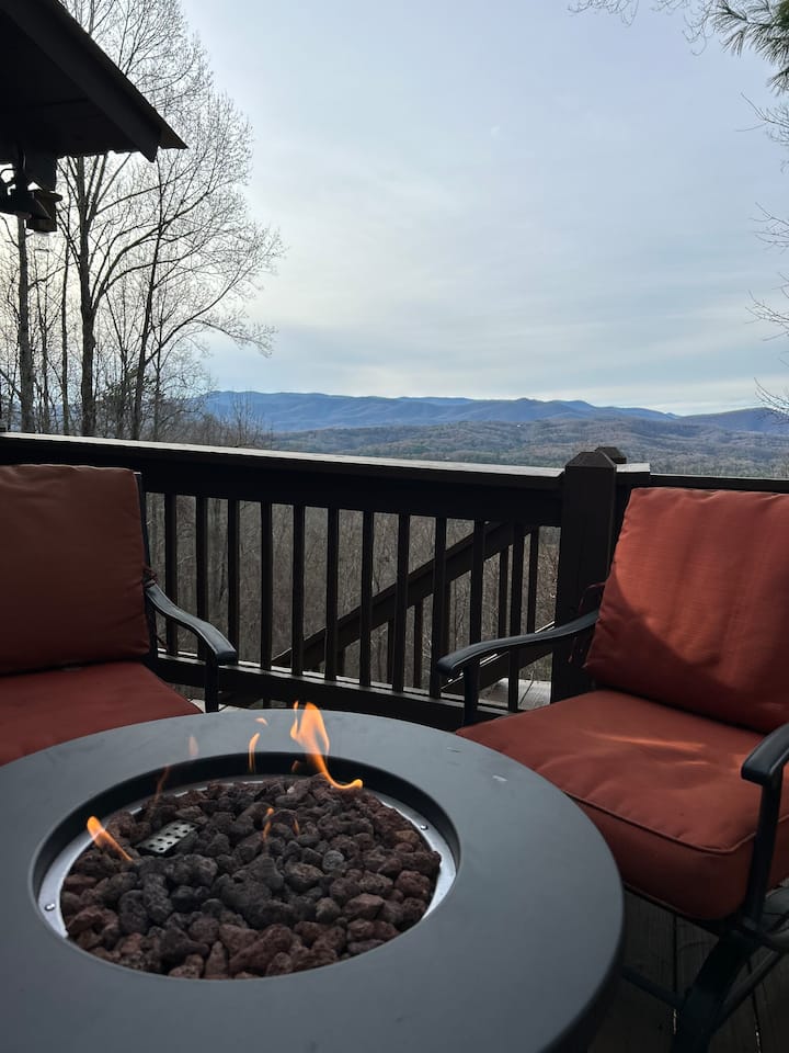 Blue Ridge Vibes @ Laurel Ridge - Blue Ridge, GA