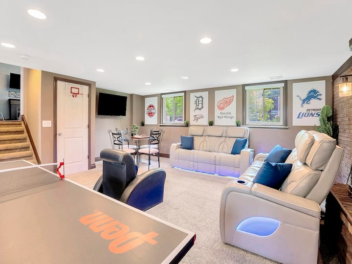 Detroit Sports-themed Home (Ultimate Fan Retreat!) - Farmington Hills, MI
