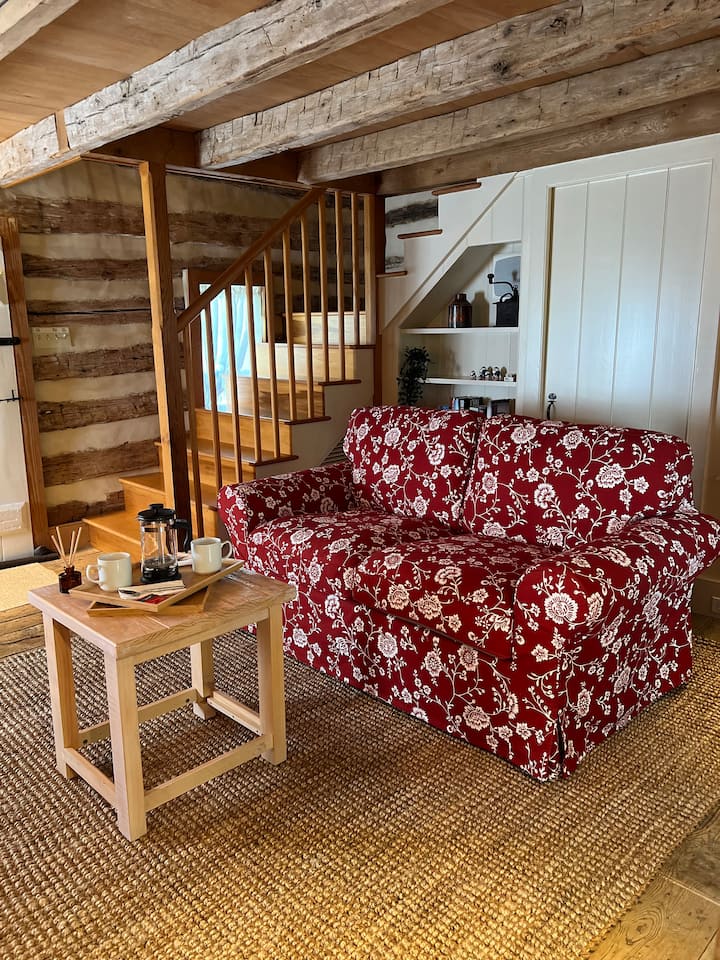 Historic Wheatland Log Cabin - Breaux Vineyards, Purcellville