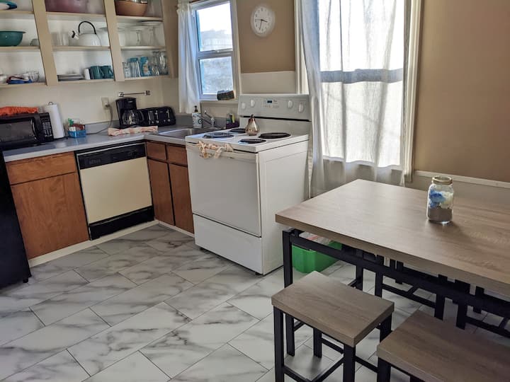 Small Studio With Bathroom  Room 110. - Seaside, OR