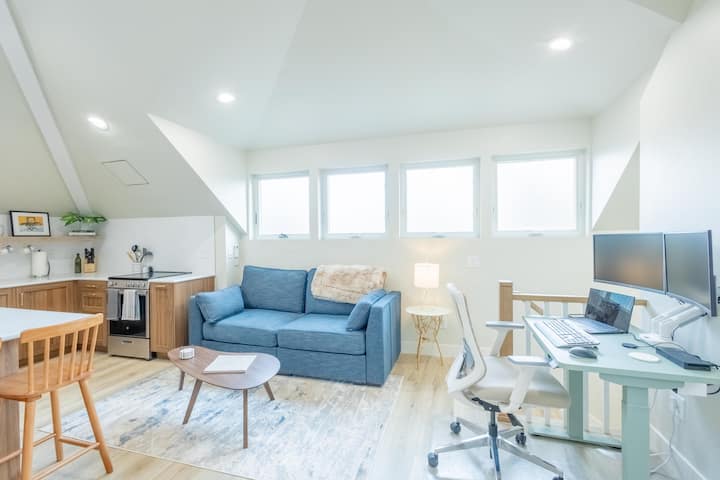New! Two Bedroom Carriage House With Workspace - Denver Zoo, Denver
