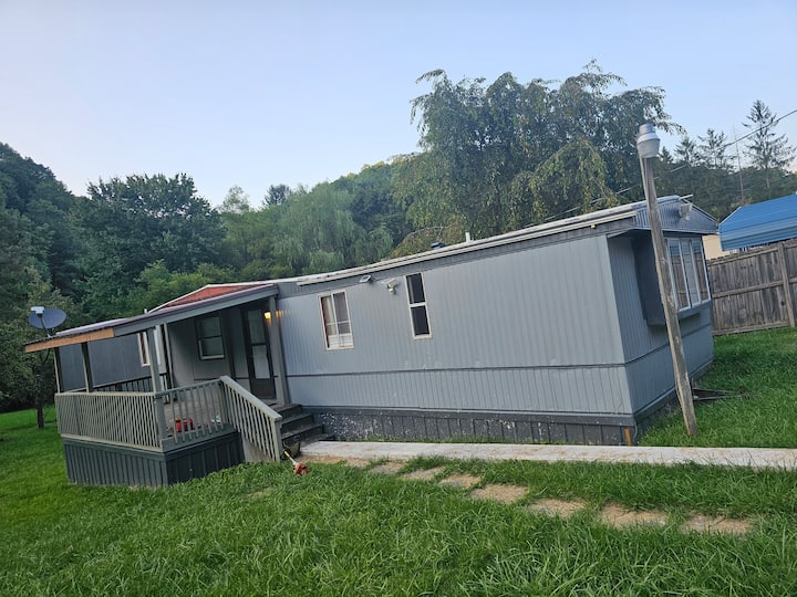 Mem's Place - Brush Creek Falls, Freeman