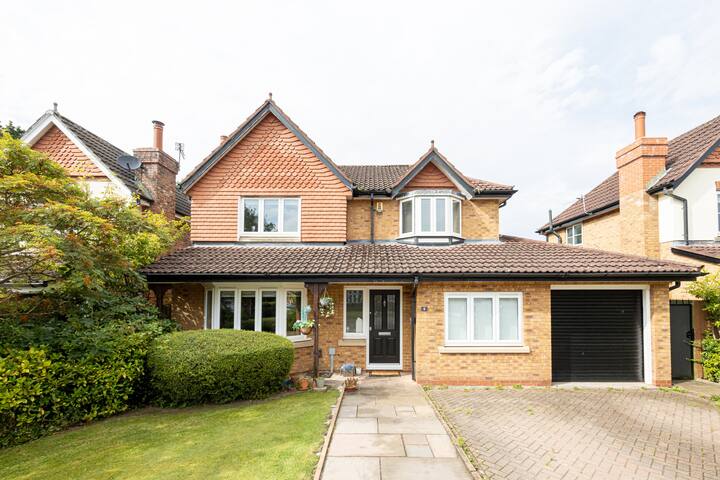 Modern Family Home In South Manchester/stockport - Knutsford