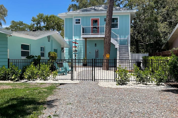 Welcome To Payadise Beachy Home Away From Home! - Tarpon Springs, FL