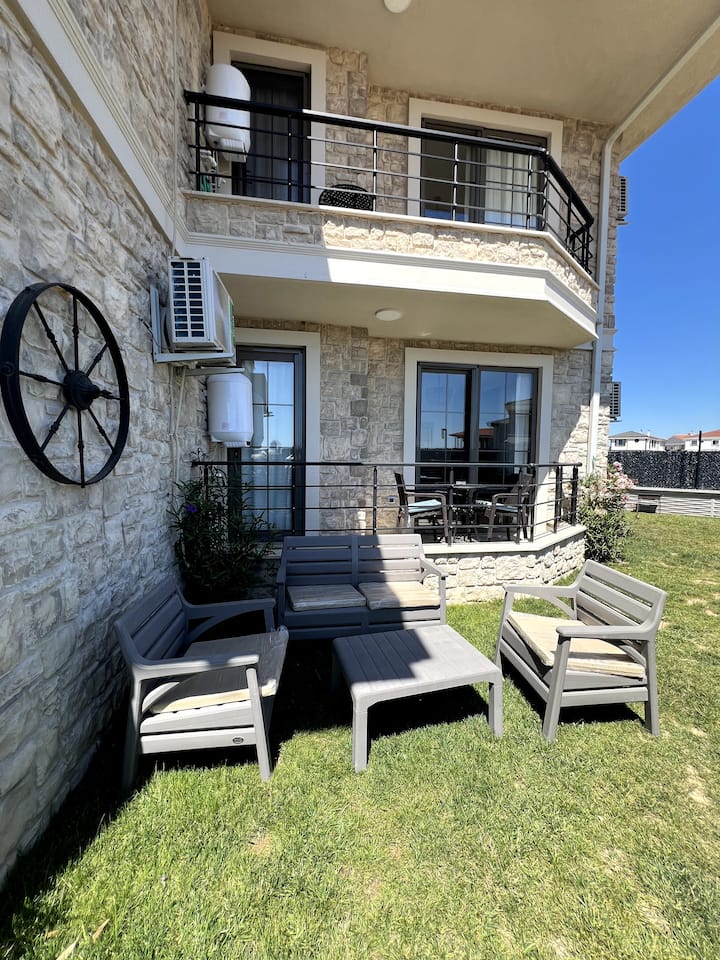 Bright And Airy 2-br Apt Near Sarımsaklı Beach - Ayvalık