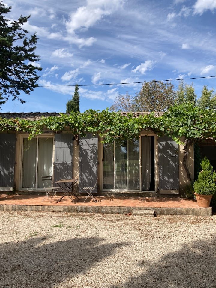 Studio  A La Campagne - Sénas