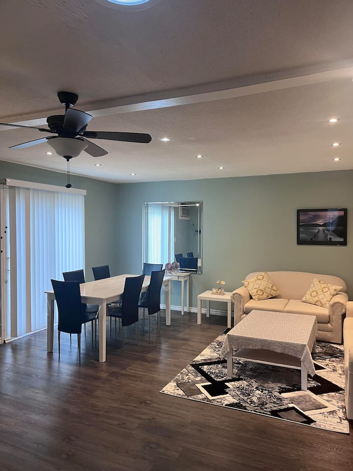Furnished 5 Bedroom Family House In East Windsor - Windsor