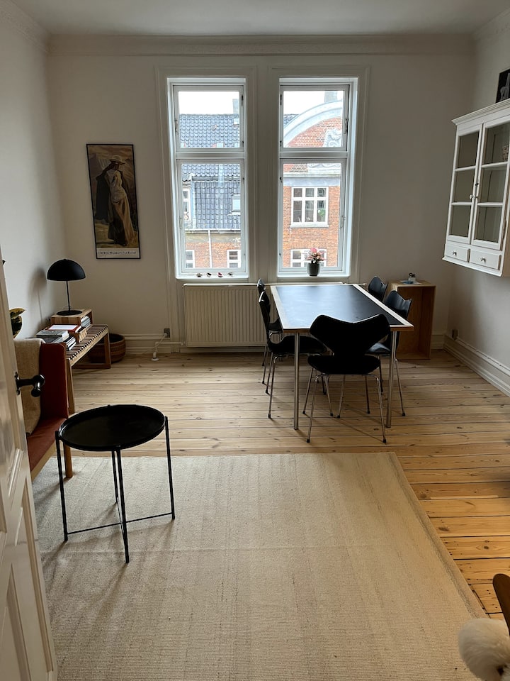 Dejlig Lejlighed Med Parkudsigt - Copenhagen