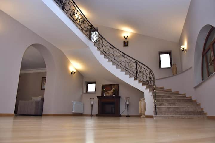 Villa De France - Yerevan