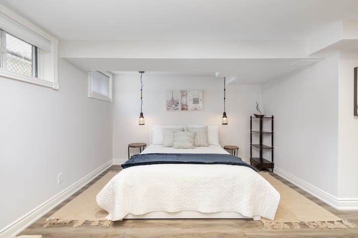 Cozy Lower Level Suite. - Mississauga
