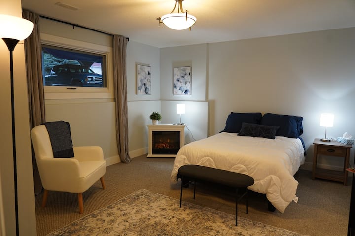 Modern Renovated Studio Suite - Prince George