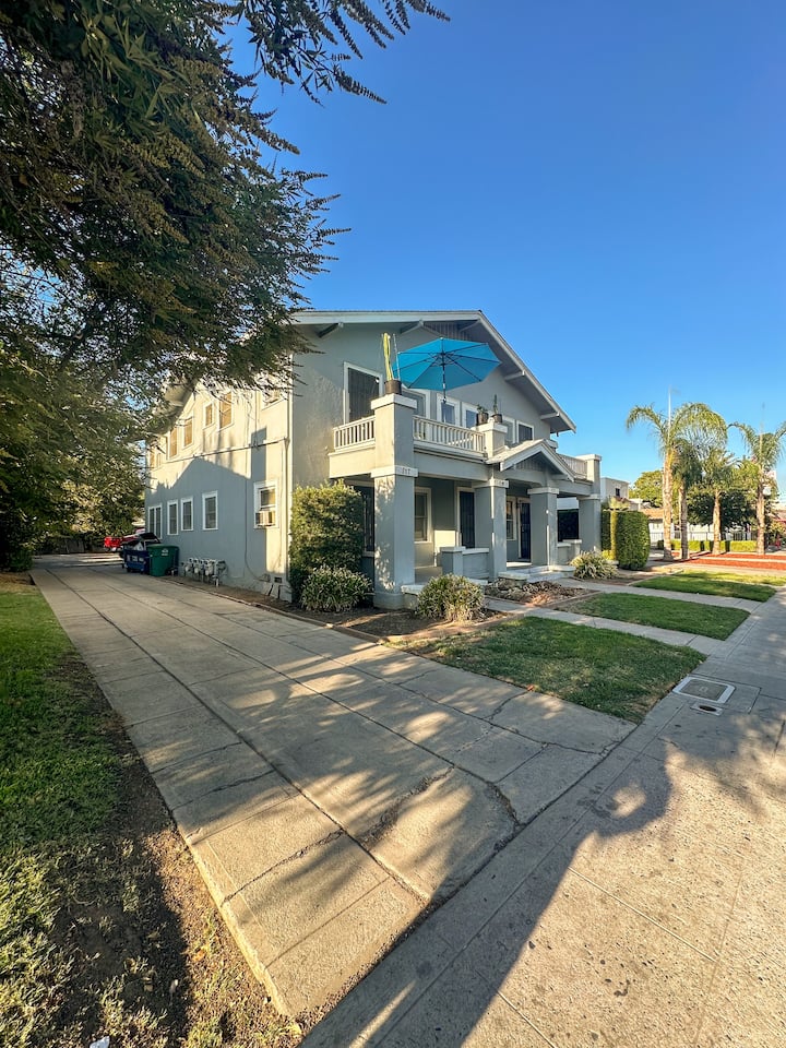 #521 Cozy Apartment With Private Parking - Fresno, CA