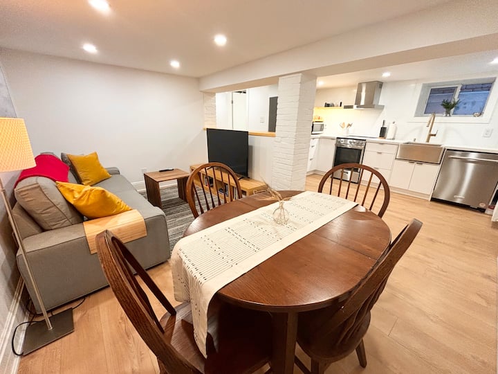 Heart Of Roncesvalles | New Reno, Spa Bathroom - Toronto