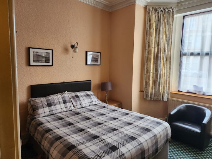 Queen's Hotel - Ideal Location - Nottingham