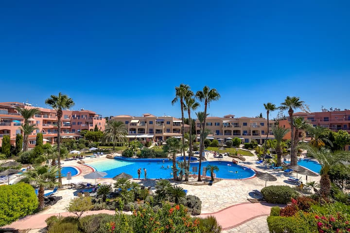 Limnaria Gardens Stylish Apartment - Paphos