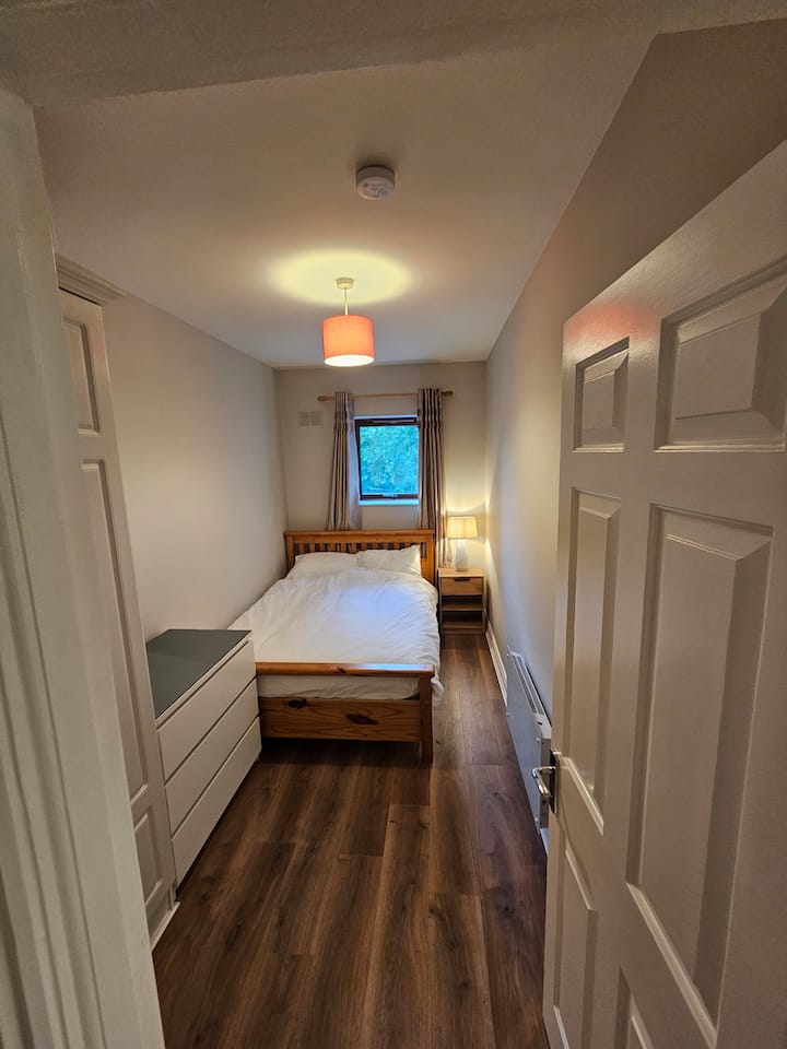 Double Room In Castleknock Next To Bus And Train - Dublin