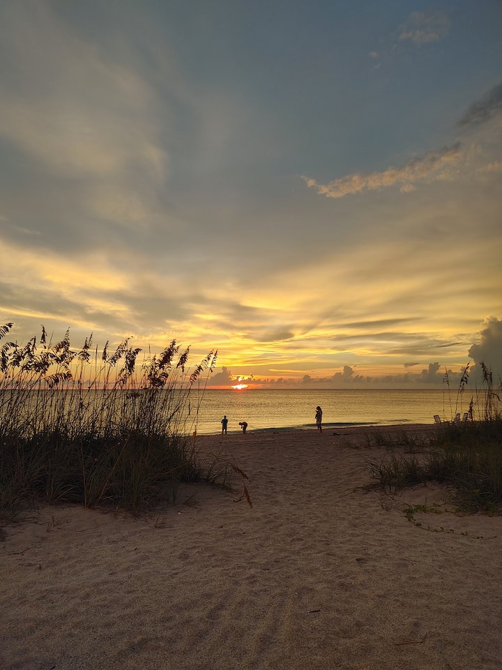 Lovely Beachside Efficiency - Venice, FL