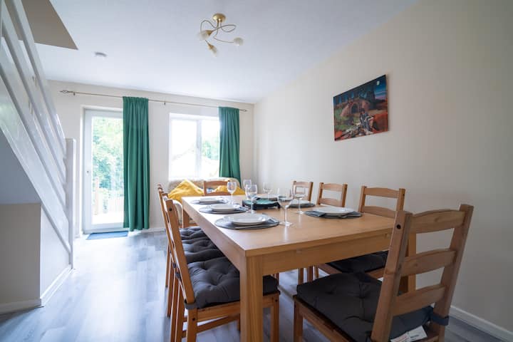 3 Bedroom Family Home | Parking | Garden - Painswick