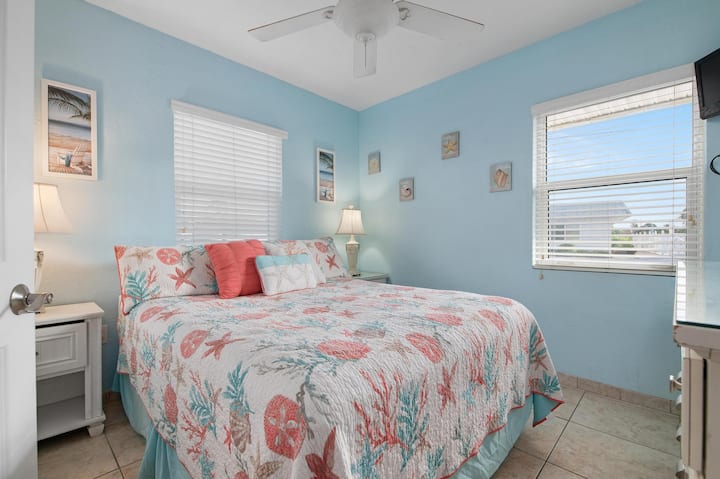 Beachside One Bedroom Suite - Venice Beach, FL
