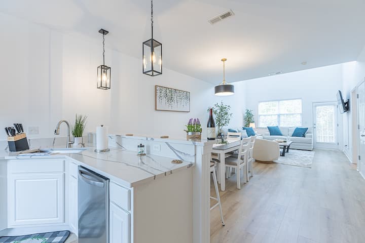 Furnished Midterm Haven: Mins From Downtown! - Charleston, SC