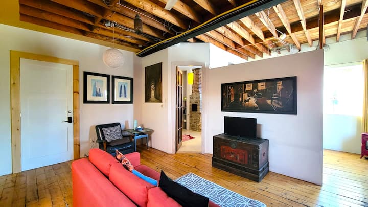 Mississauga Loft Vacation Rentals - Ontario, Canada | Airbnb