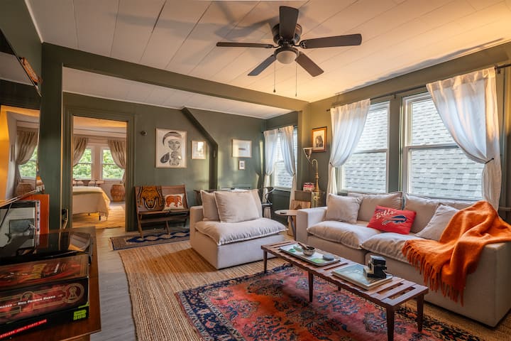 Cozy Apartment In Elmwood - Buffalo, NY