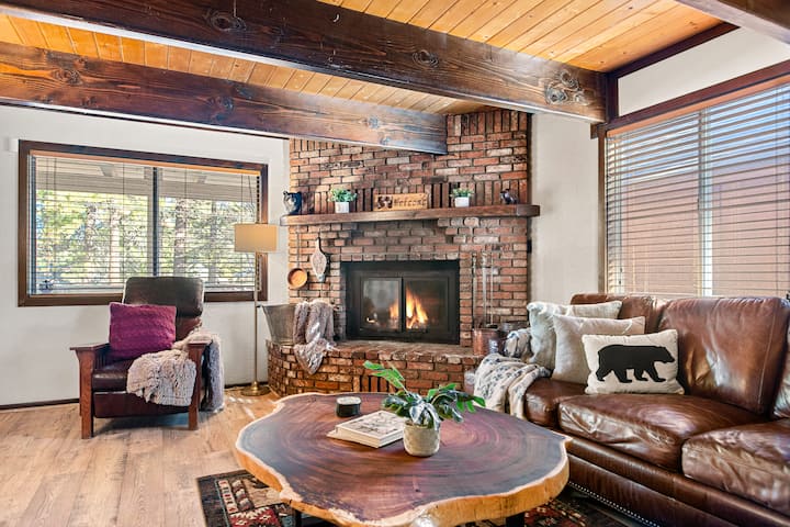 Bear Den, Sleeps 8, Walk To Village & Alpine Slide - Big Bear Lake, CA