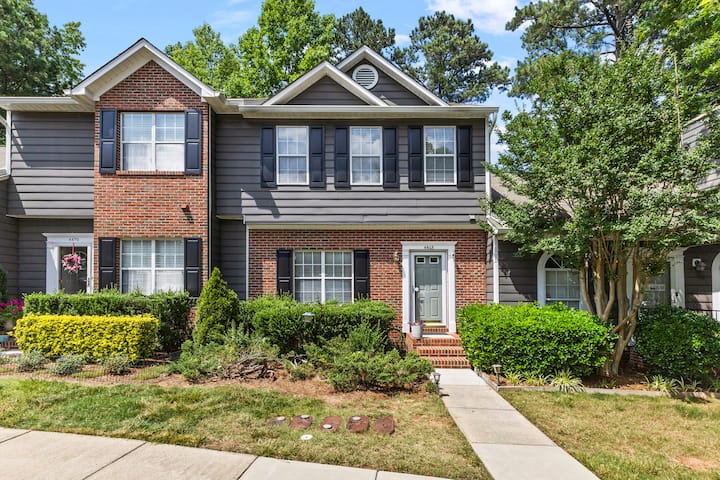 2br /2.5 Bath
Short & Long Term Stays-n. Raleigh - Raleigh, NC