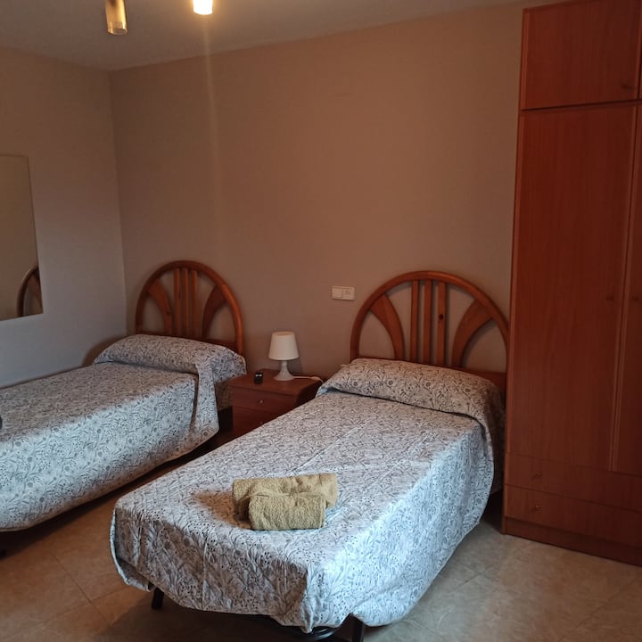 1 Habitacion Con 2 Camas De 90, Desayuno Y Tv - Montserrat, Valencia