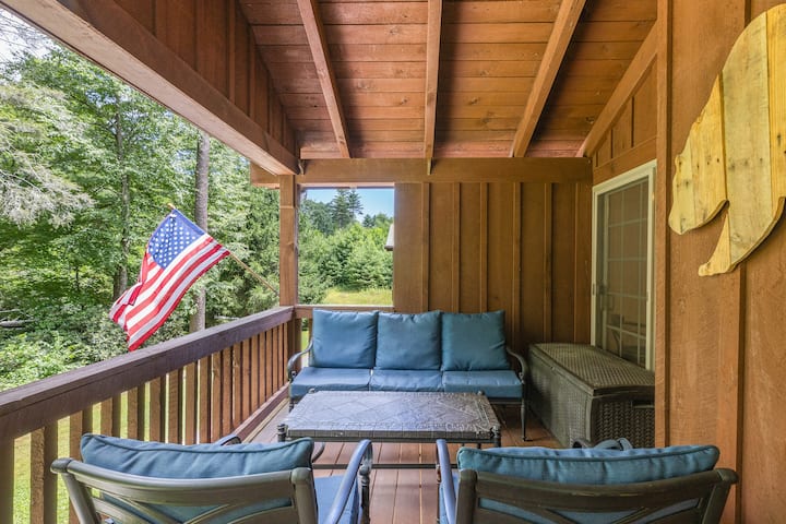 Riverfront + Walkable • 2 King Suites • Prime Spot - Cashiers, NC