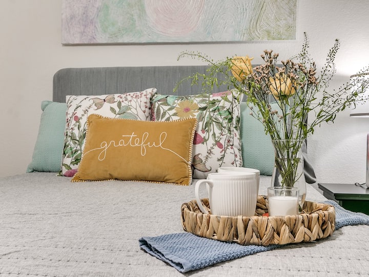 Covered Parking + Pet Friendly + No Stairs - Tulsa, OK