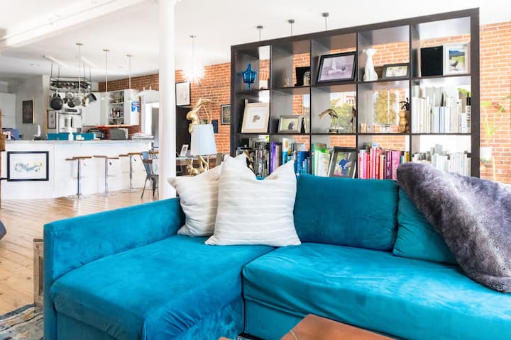 Cool Downtown Loft, Air Hockey & Massage Chair! - Loveland, CO