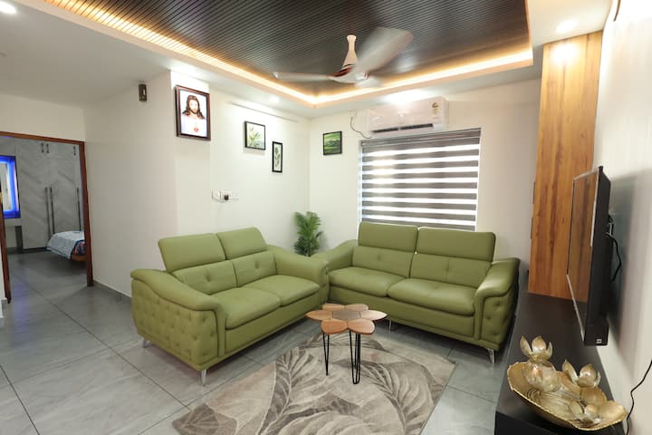 2 Bedroom- Stylish Family Stay In Kowdiar Tvm - Thiruvananthapuram