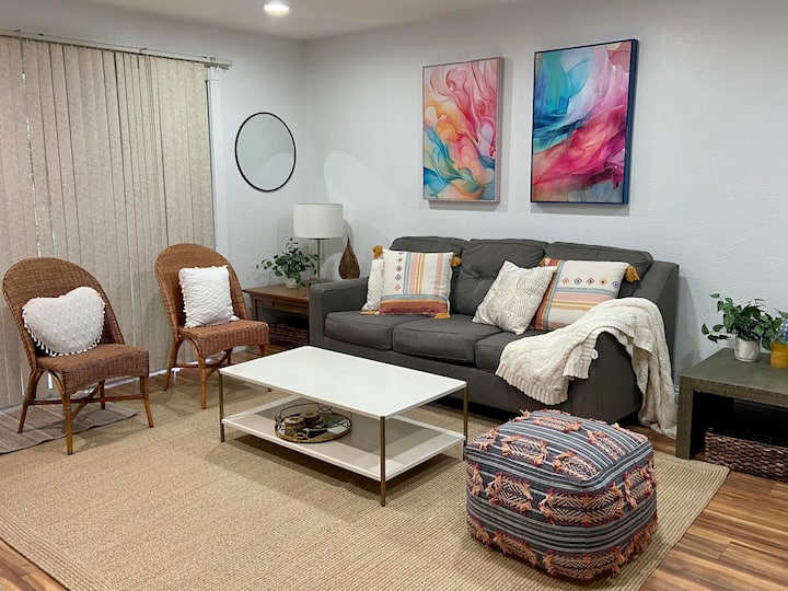 Sleep12 Updated Large Home Near Santana Row - San Jose, CA