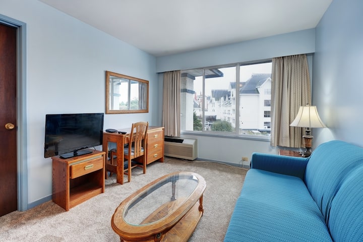 Convenient Downtown Victoria Apartment-1 Bedroom - Victoria