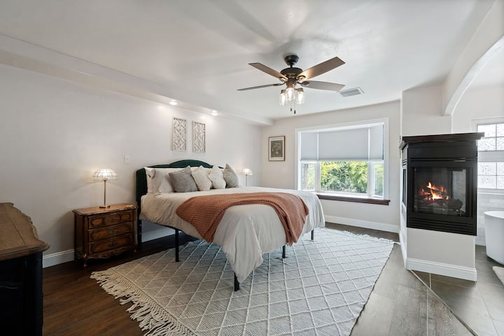 Pool | Nearby Old Town Clovis L Pool Table - Clovis, CA