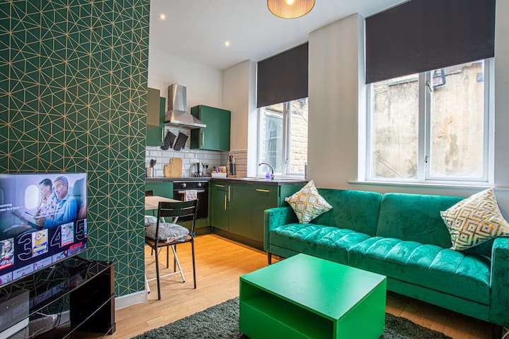 Blissfully Peaceful 1 Bed Flat In Crown Street - Halifax