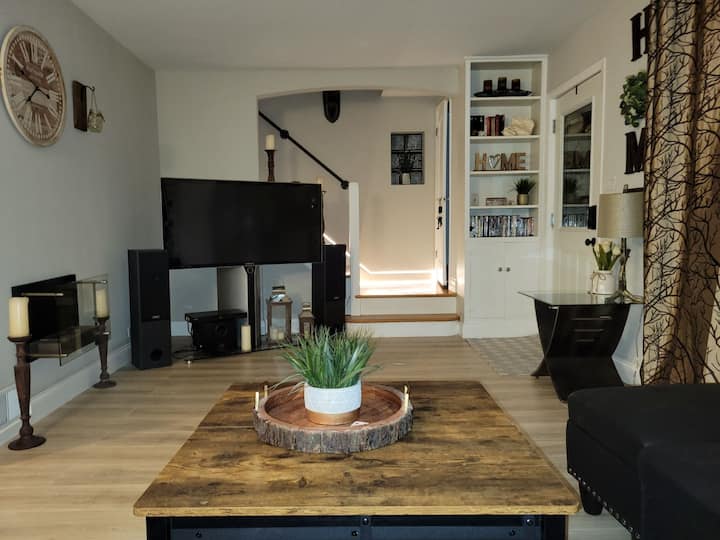 Cozy House In Chicago - Chicago, IL