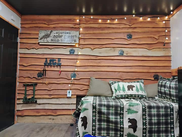 The Bears Den Cabin - Short, OK