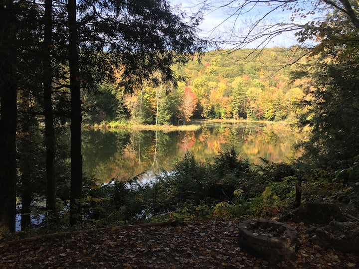 Lakefront Berkshires Summer/ski House - West Stockbridge, MA