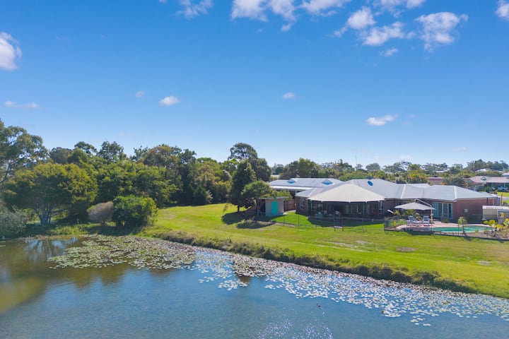 Hervey Bay Lake House - Fraser Island
