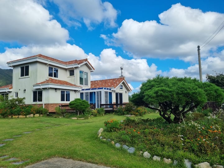 경주산내별장, 40평 2층 독채, 100평 잔디마당, 바베큐장, 안전검사 통과 - Gyeongju-si