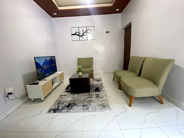 Lovely 1+1- Private Work Station/dining & Parking - Rwanda