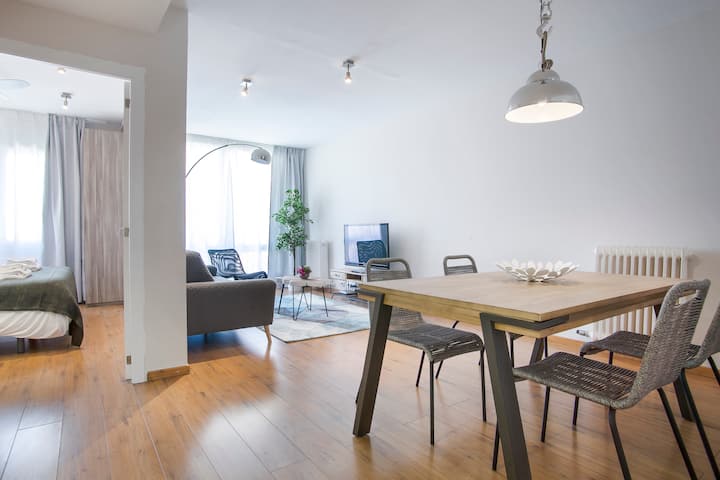 Central, Sunny Apt For 5 (G10n) - Barcelona